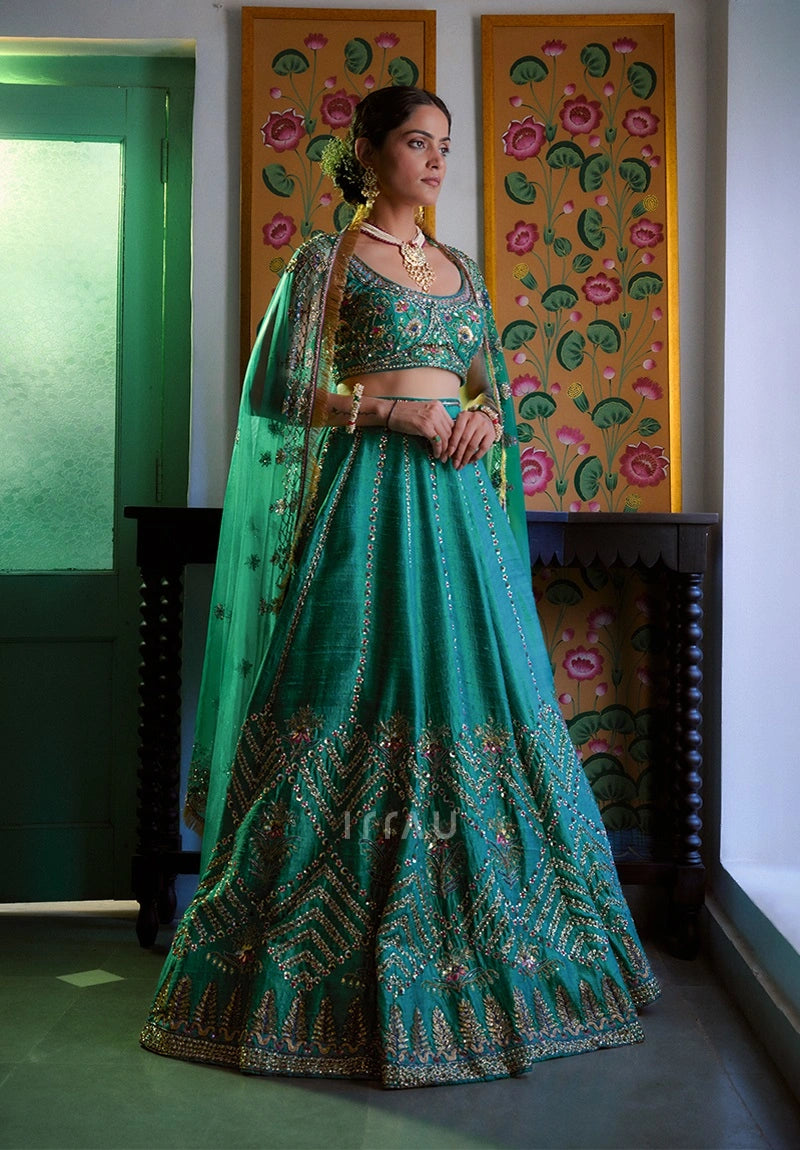Kisma Lehenga set by Irrau - Samir Mantri